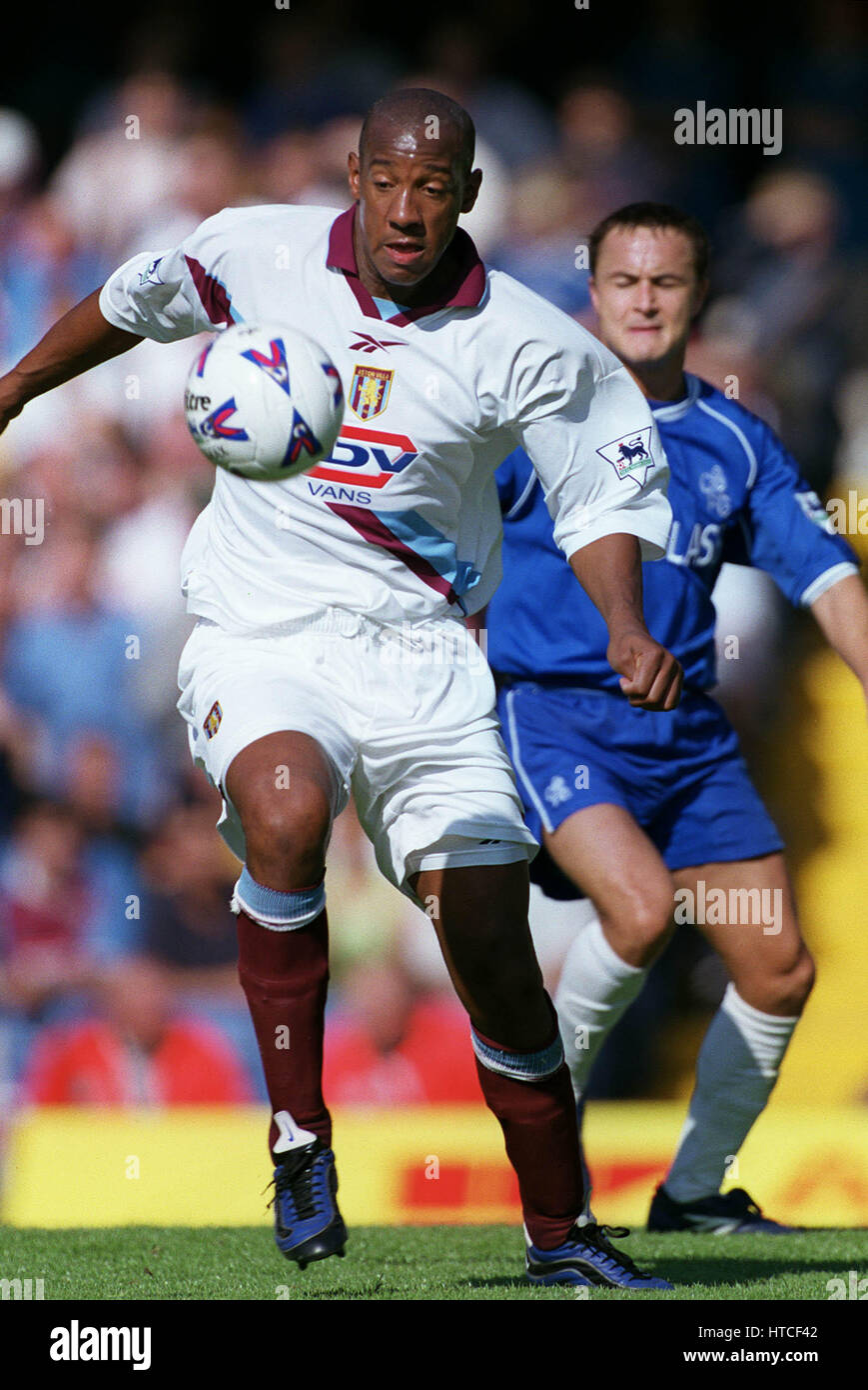 DION DUBLIN ASTON VILLA FC 21 August 1999 Stock Photo - Alamy