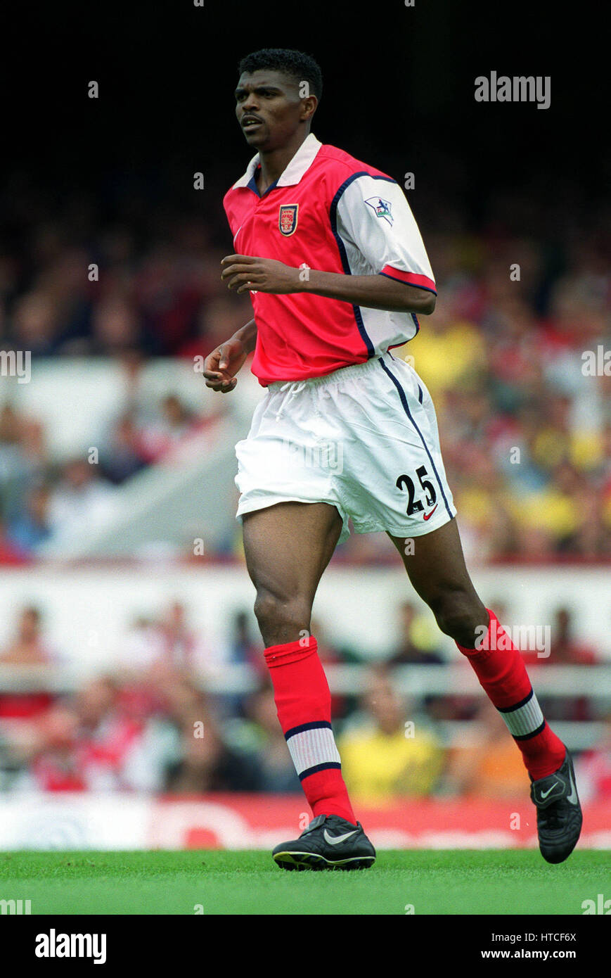 KANU ARSENAL FC 22 August 1999 Stock Photo - Alamy