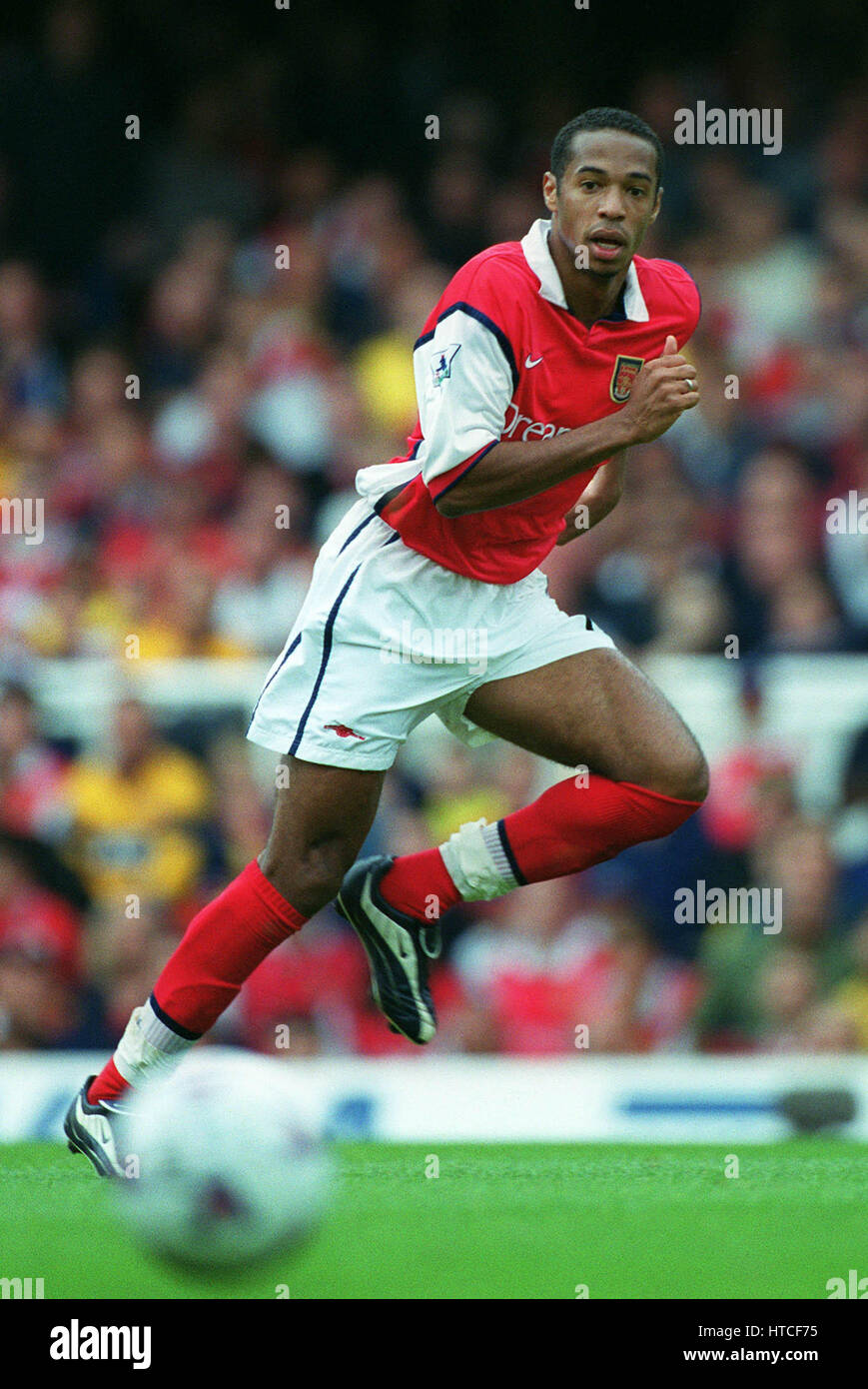 Thierry henry 1999 arsenal hi-res stock photography and images - Alamy