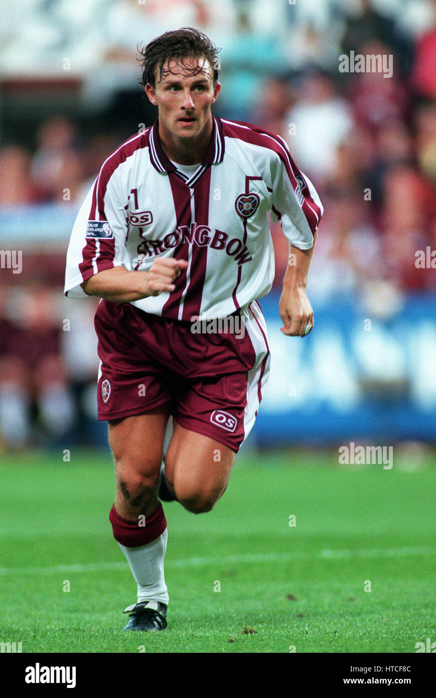 GARY MCSWEGAN HEARTS OF MIDLOTHIAN FC 22 August 1999 Stock Photo - Alamy