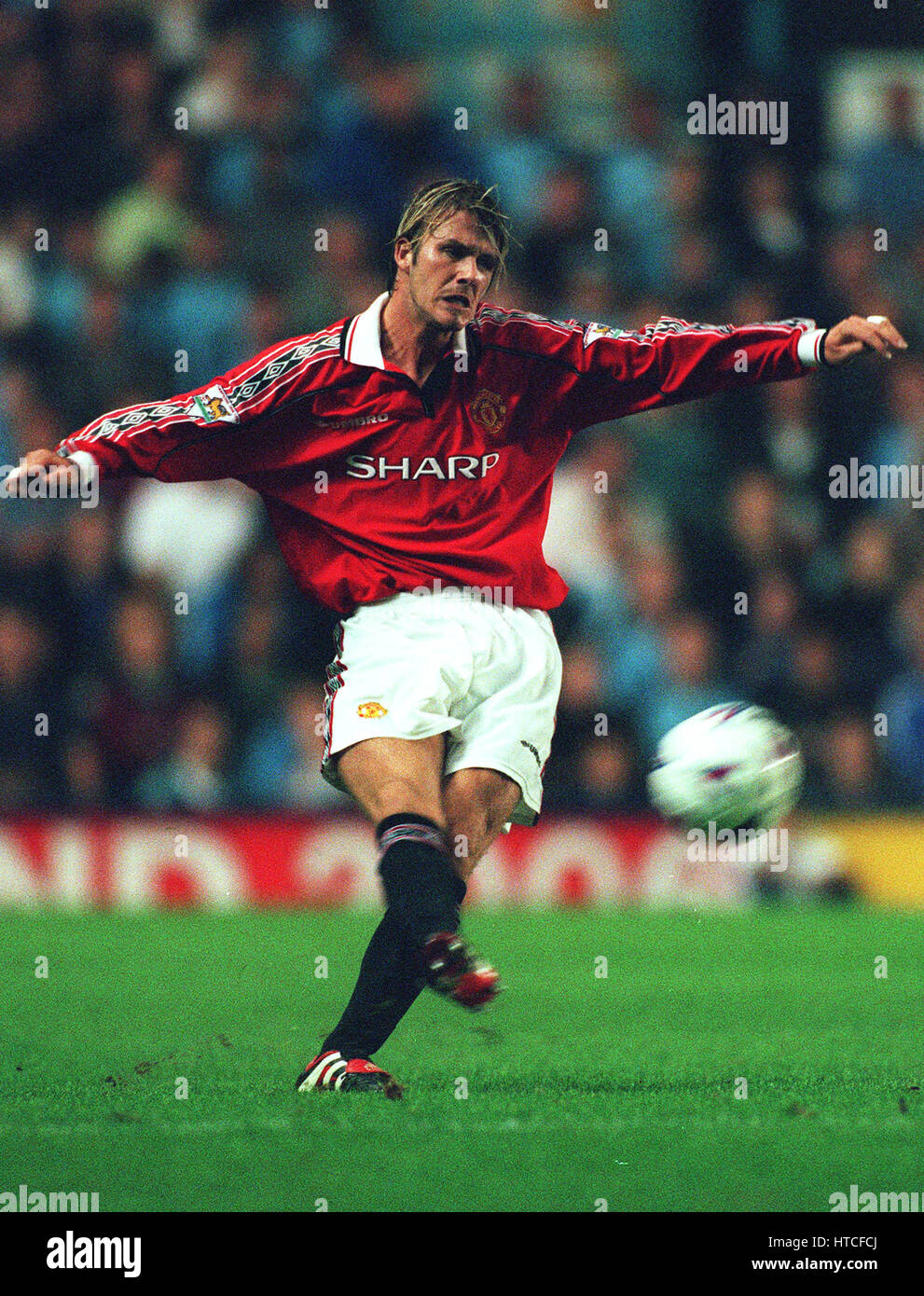 DAVID BECKHAM MANCHESTER UNITED FC 25 August 1999 Stock Photo - Alamy