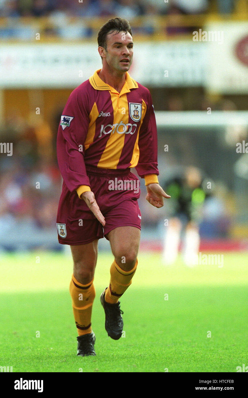 Peter beagrie bradford city fc hi-res stock photography and images - Alamy