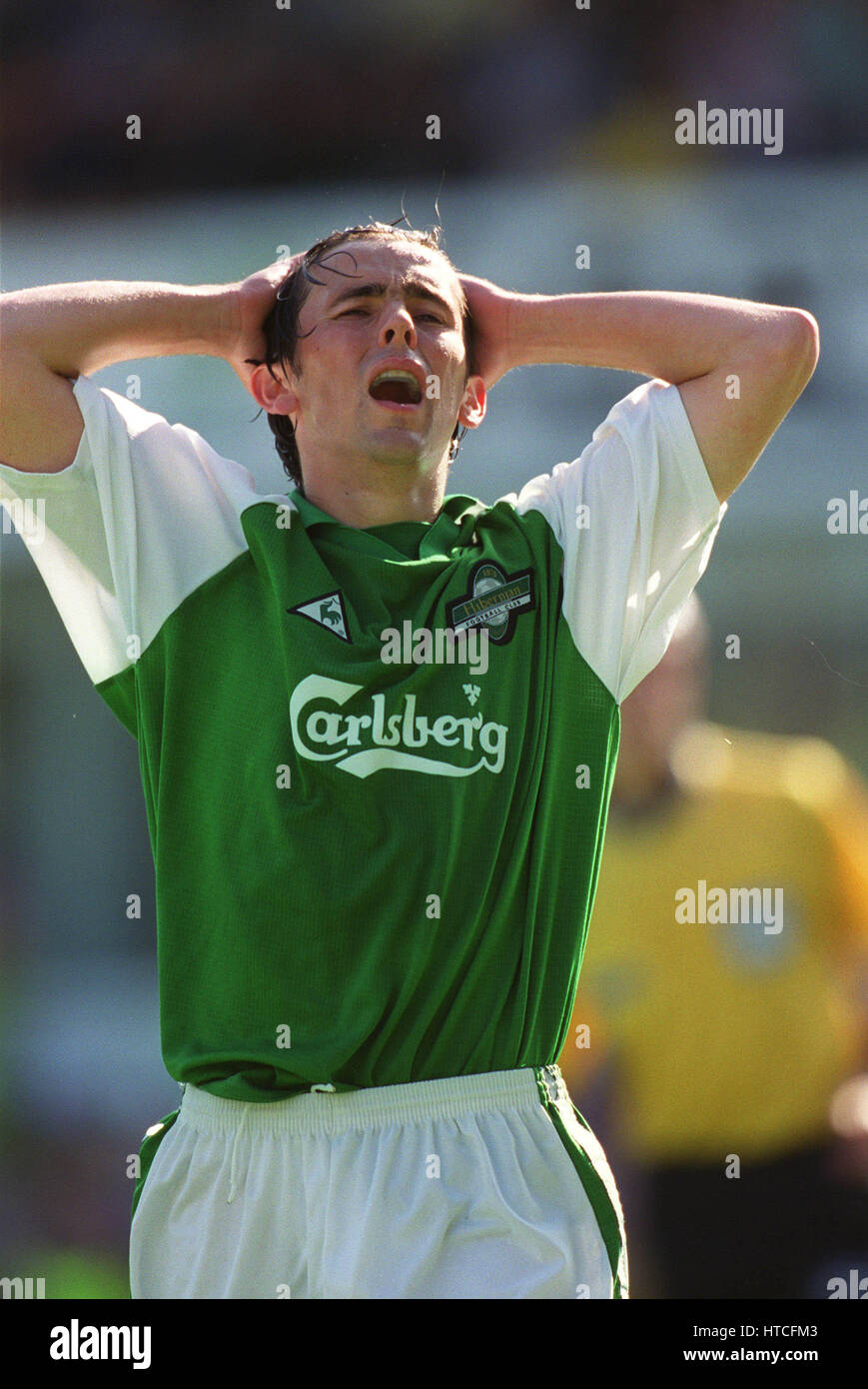 PAUL HARTLEY HIBERNIAN FC 28 August 1999 Stock Photo - Alamy