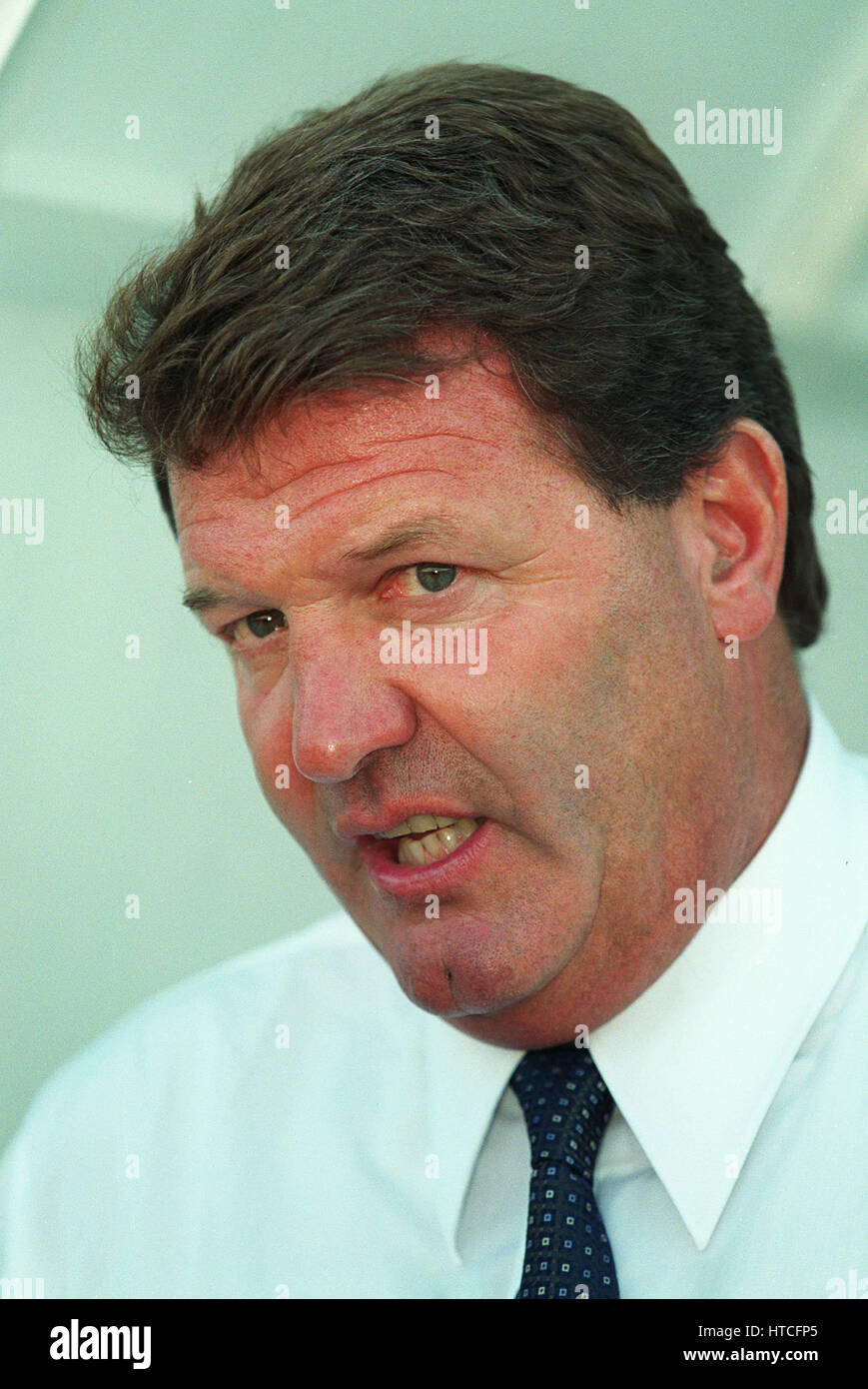 John toshack real madrid coach hi-res stock photography and images - Alamy