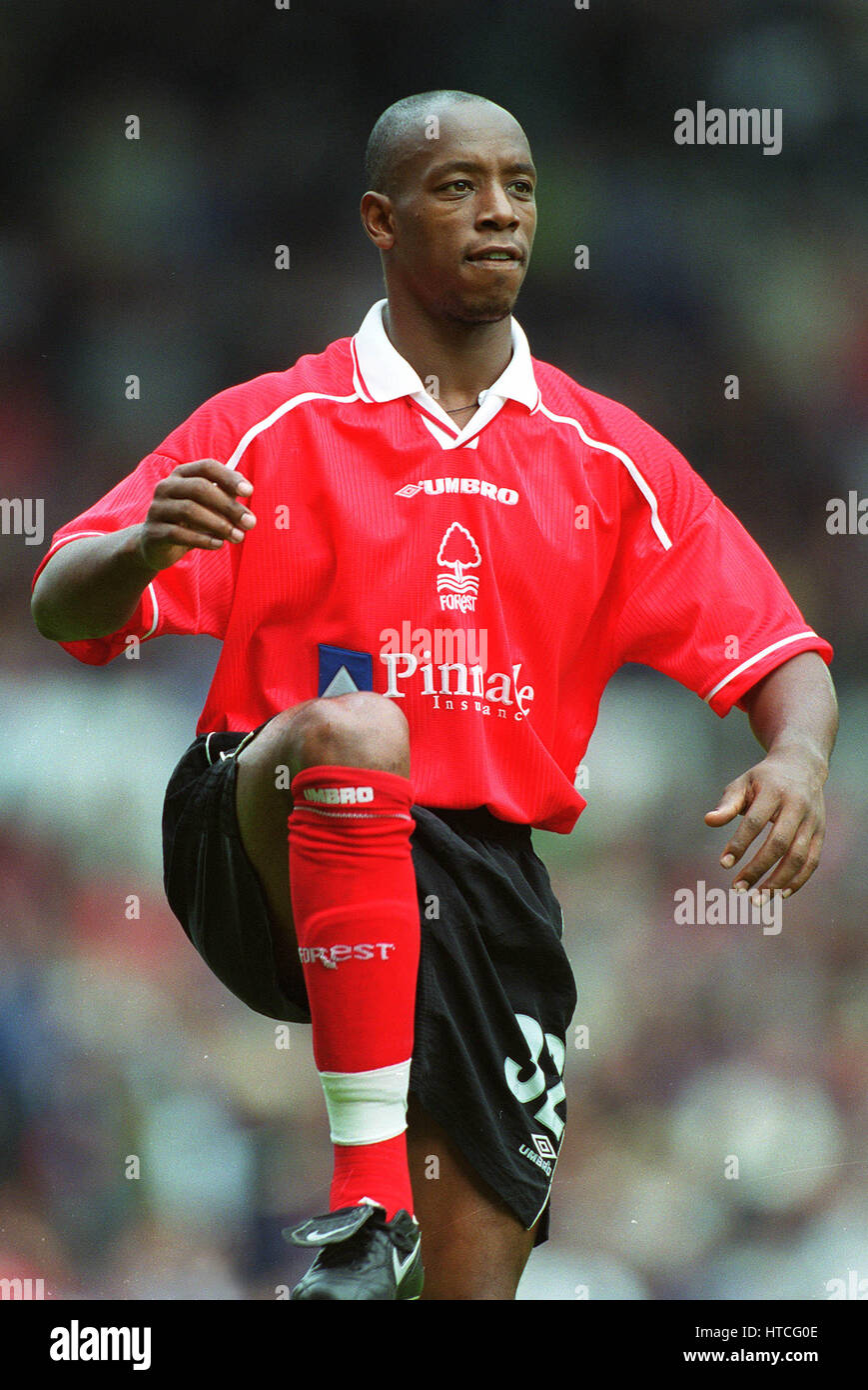 IAN WRIGHT NOTTINGHAM FOREST FC 29 August 1999 Stock Photo - Alamy