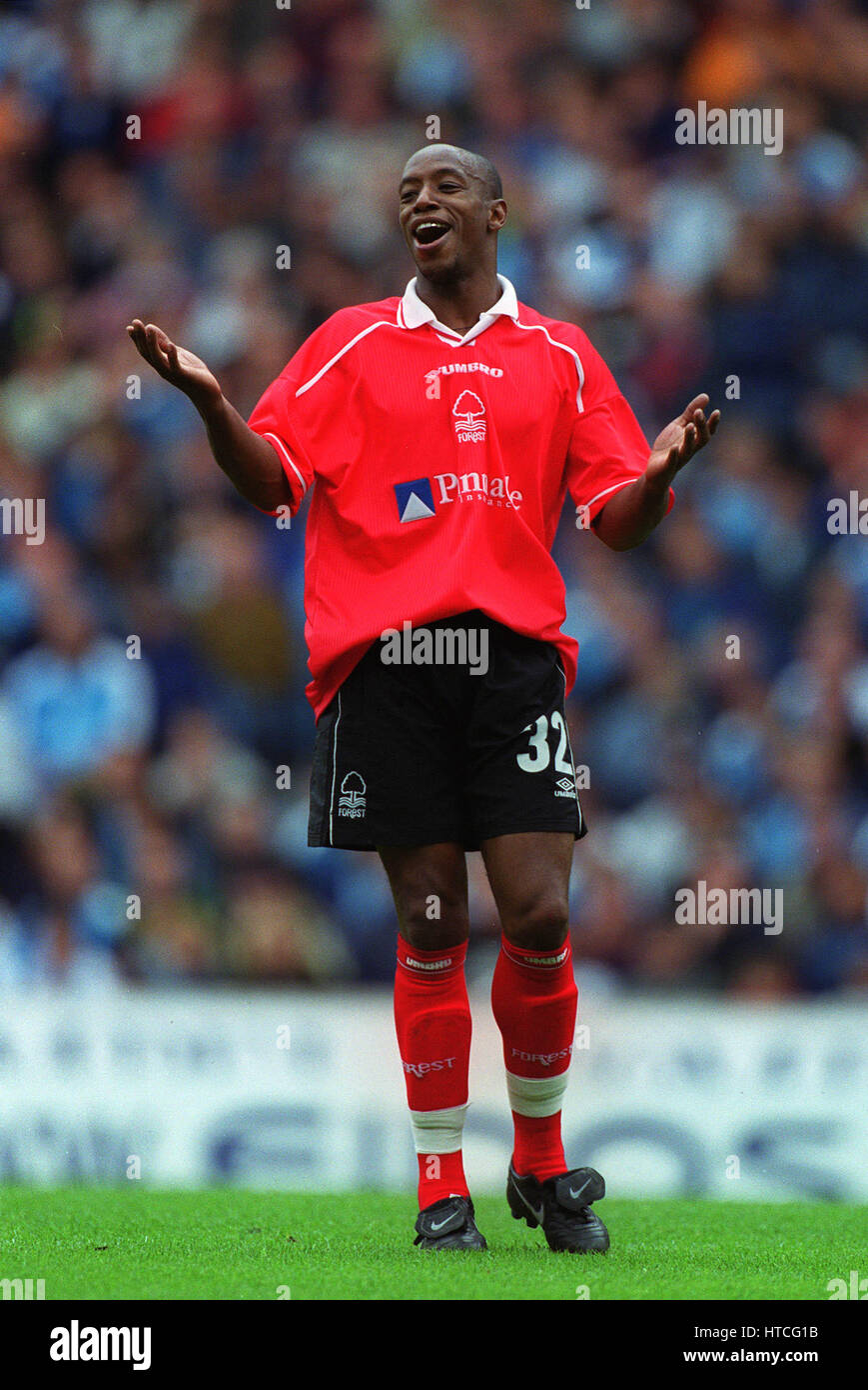 IAN WRIGHT NOTTINGHAM FOREST FC 29 August 1999 Stock Photo - Alamy