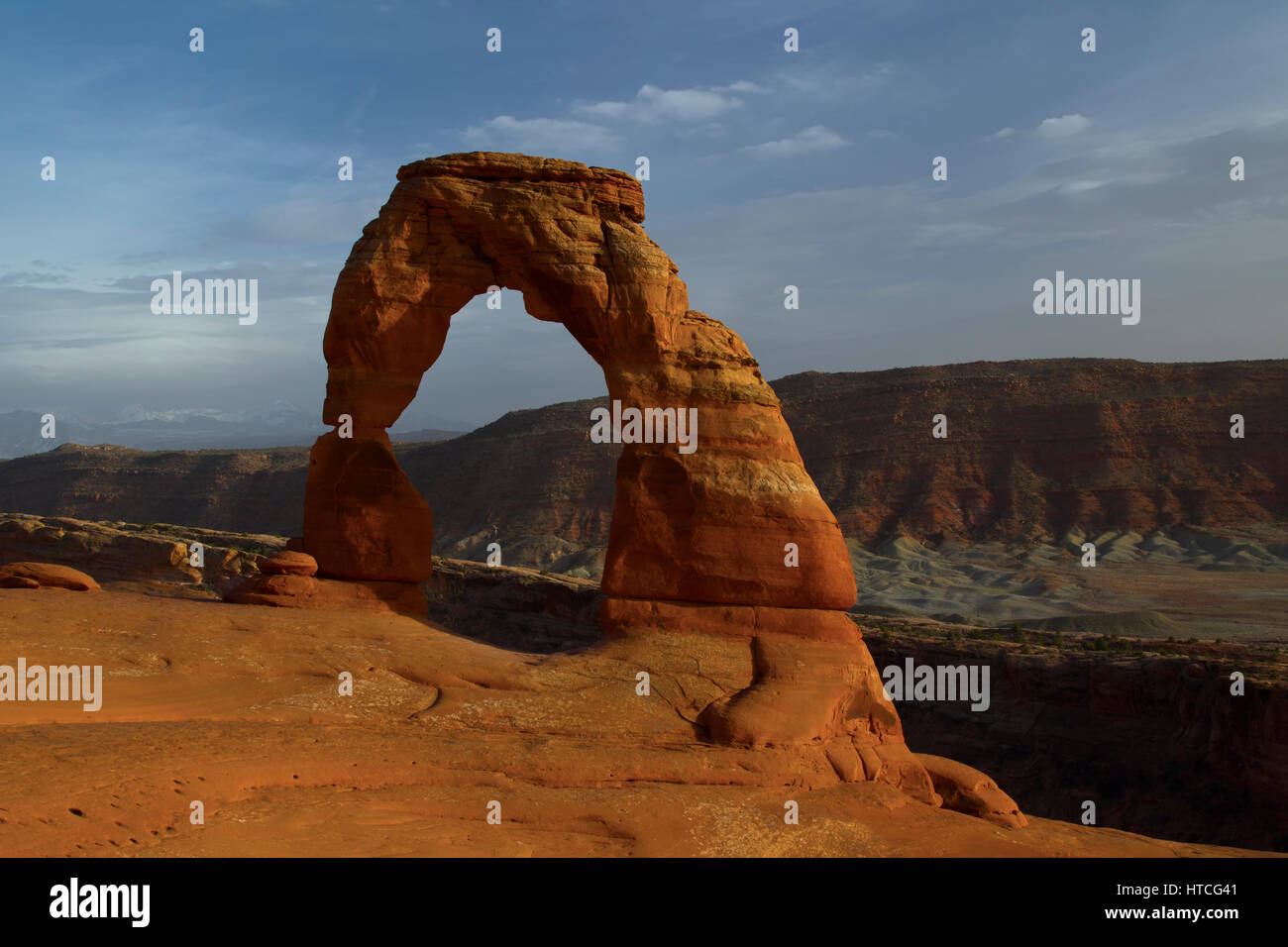 Free standing arch hi-res stock photography and images - Alamy