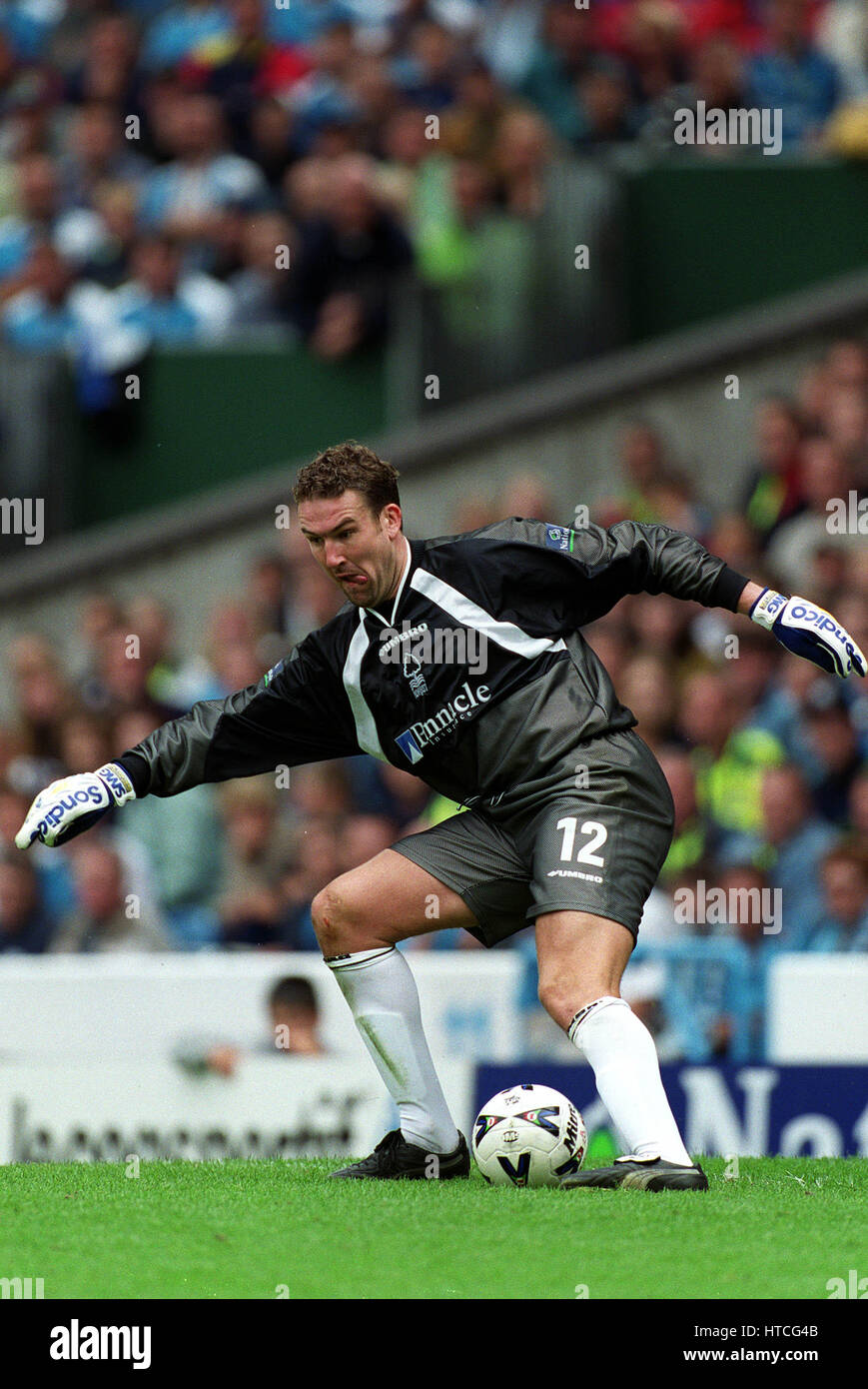 MARK CROSSLEY NOTTINGHAM FOREST FC 01 September 1999 Stock Photo - Alamy