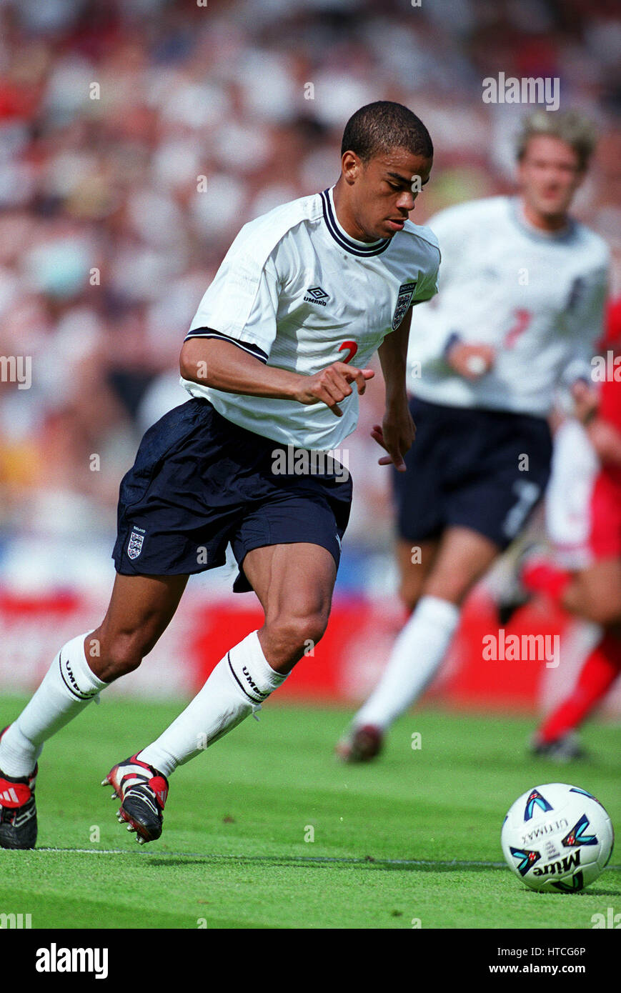KIERON DYER ENGLAND & NEWCASTLE UNITED FC 04 September 1999 Stock Photo ...