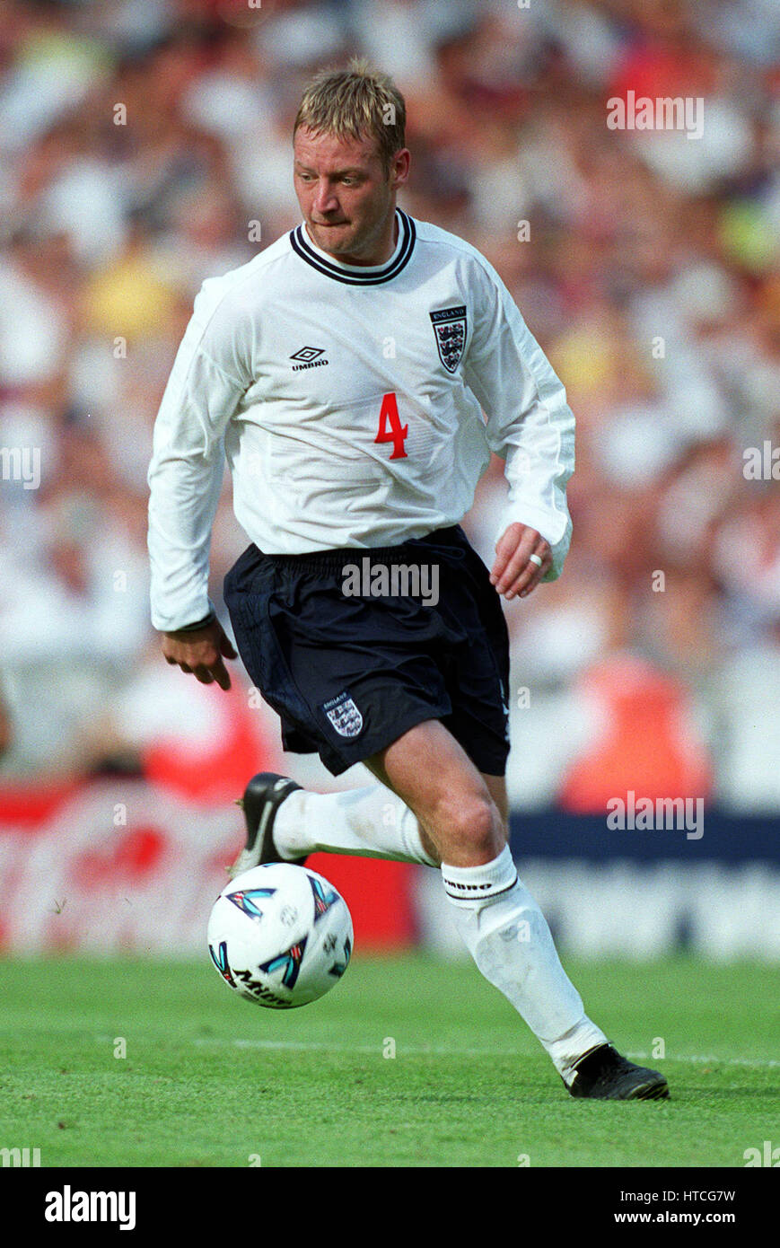 DAVID BATTY ENGLAND & LEEDS UNITED FC 04 September 1999 Stock Photo - Alamy