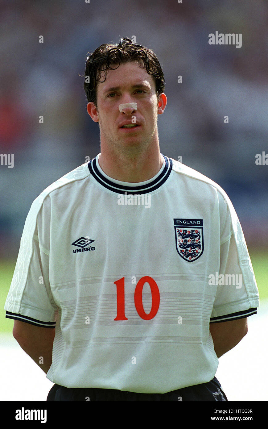ROBBIE FOWLER ENGLAND & LIVERPOOL FC 04 September 1999 Stock Photo - Alamy