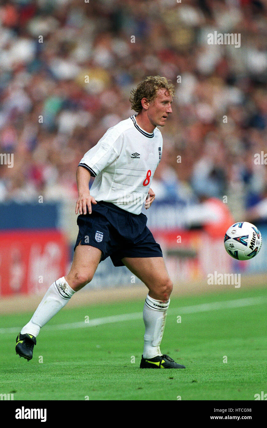RAY PARLOUR ENGLAND & ARSENAL FC 04 September 1999 Stock Photo - Alamy