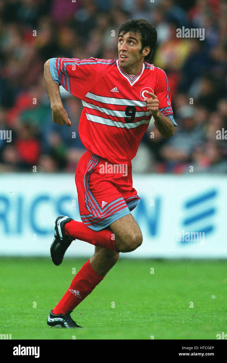 HAKAN SUKUR TURKEY & GALATASARAY FC 04 September 1999 Stock Photo - Alamy