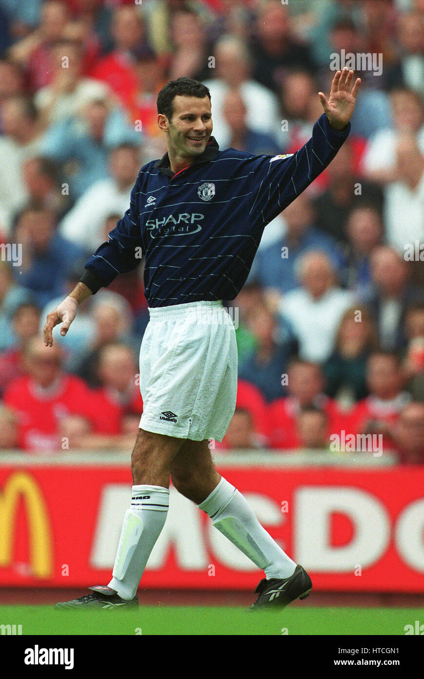 RYAN GIGGS MANCHESTER UNITED FC 11 September 1999 Stock Photo - Alamy