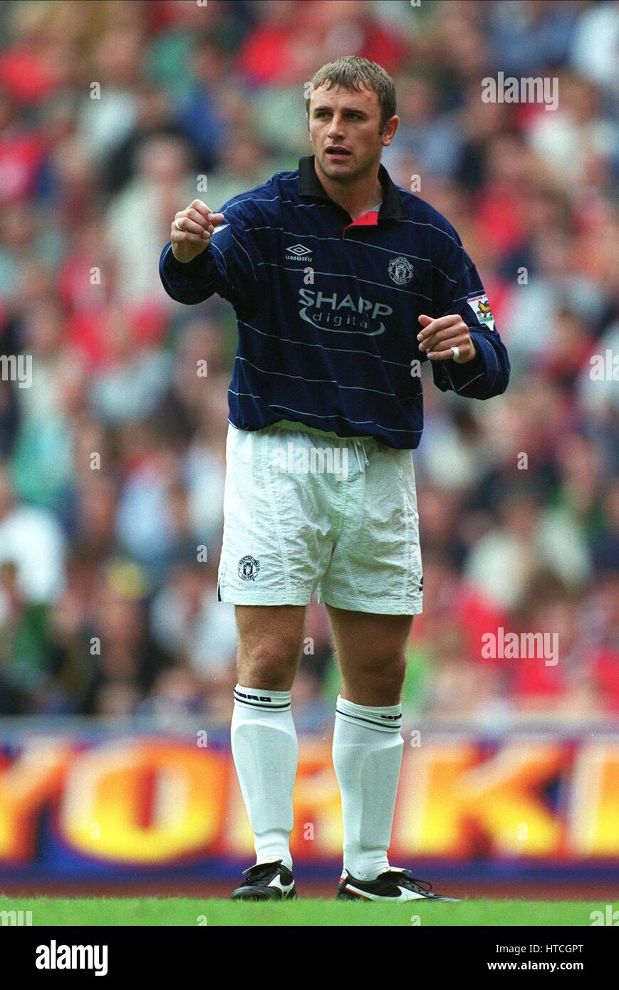 RONNIE WALLWORK MANCHESTER UNITED FC 11 September 1999 Stock Photo - Alamy