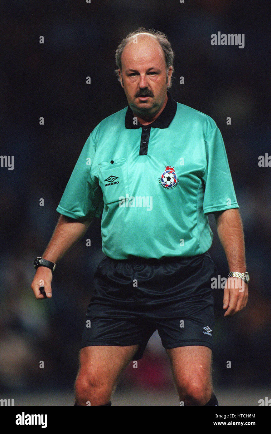 Referee kevin lynch hi-res stock photography and images - Alamy
