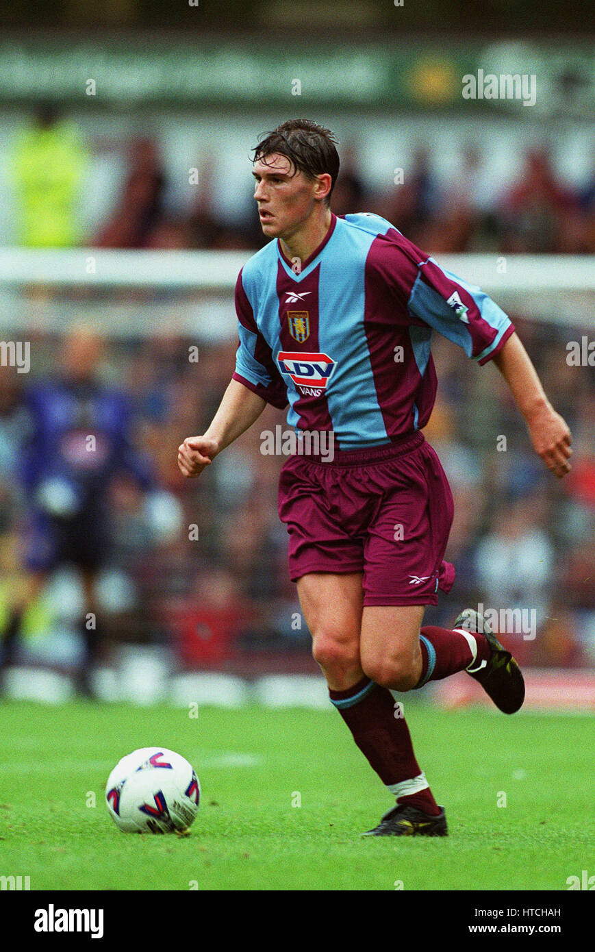 GARETH BARRY ASTON VILLA FC 16 September 1999 Stock Photo - Alamy