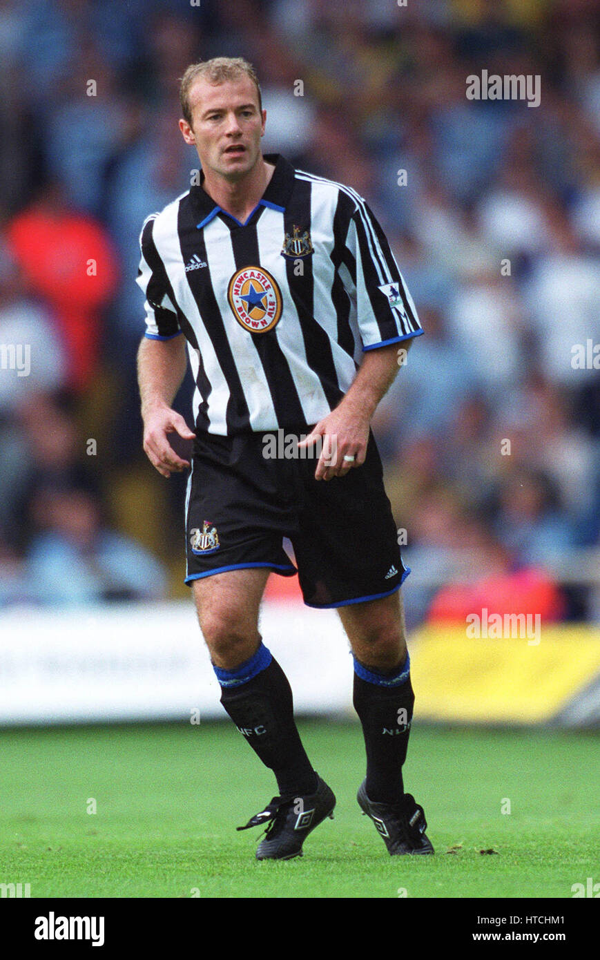 Alan shearer newcastle 1999 hi-res stock photography and images - Alamy