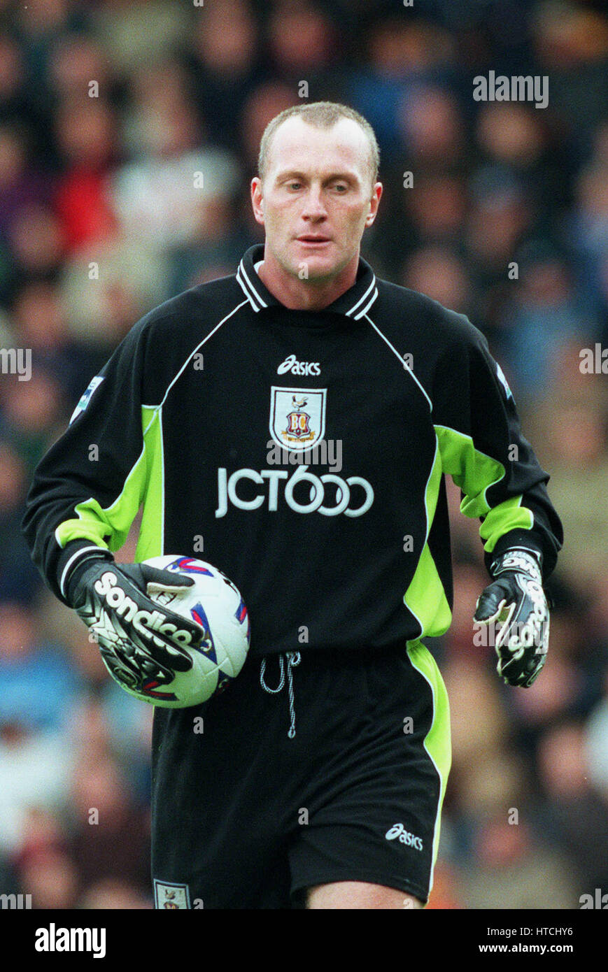 GARY WALSH BRADFORD CITY FC 01 October 1999 Stock Photo - Alamy
