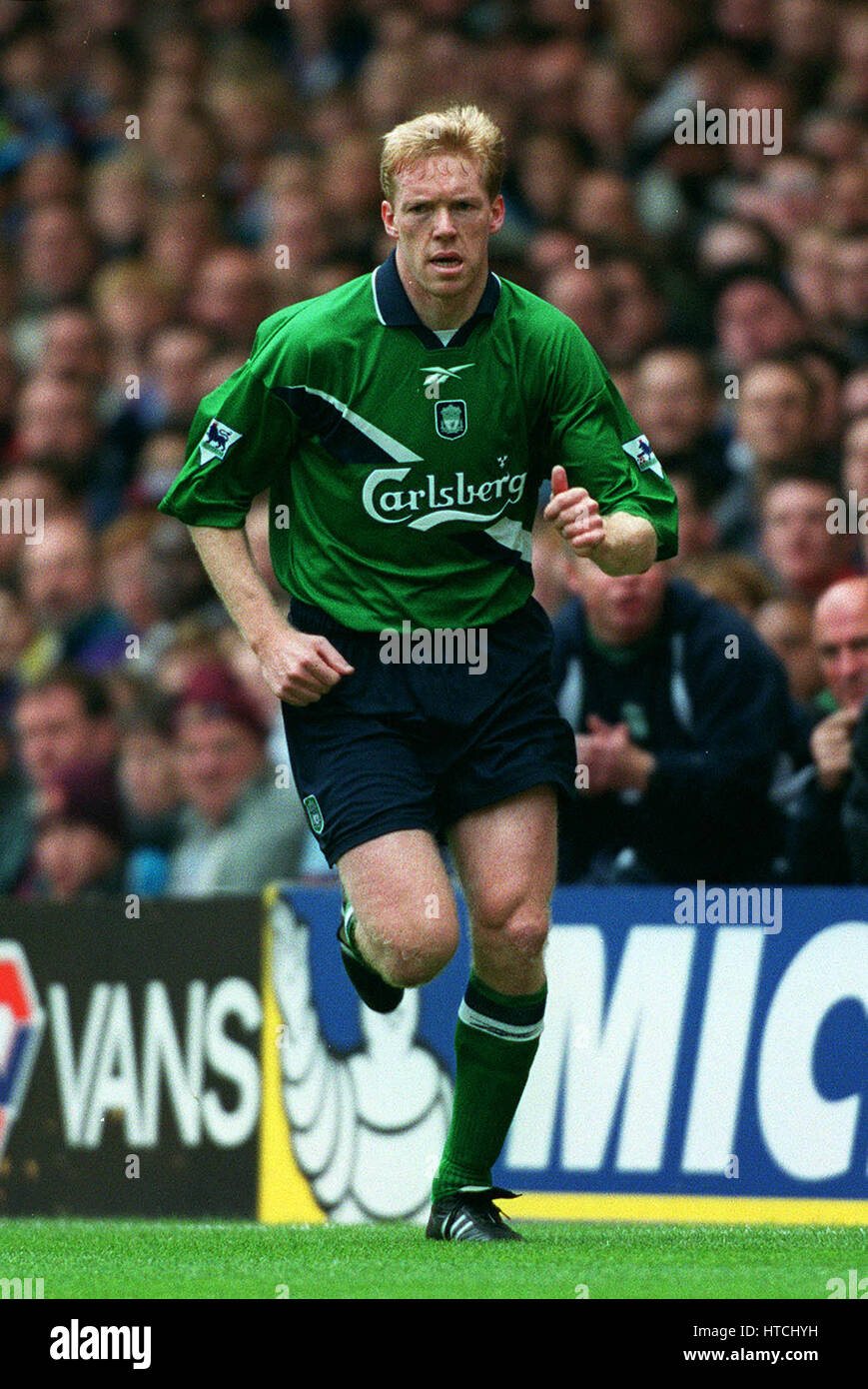 STEVE STAUNTON LIVERPOOL FC 01 October 1999 Stock Photo - Alamy