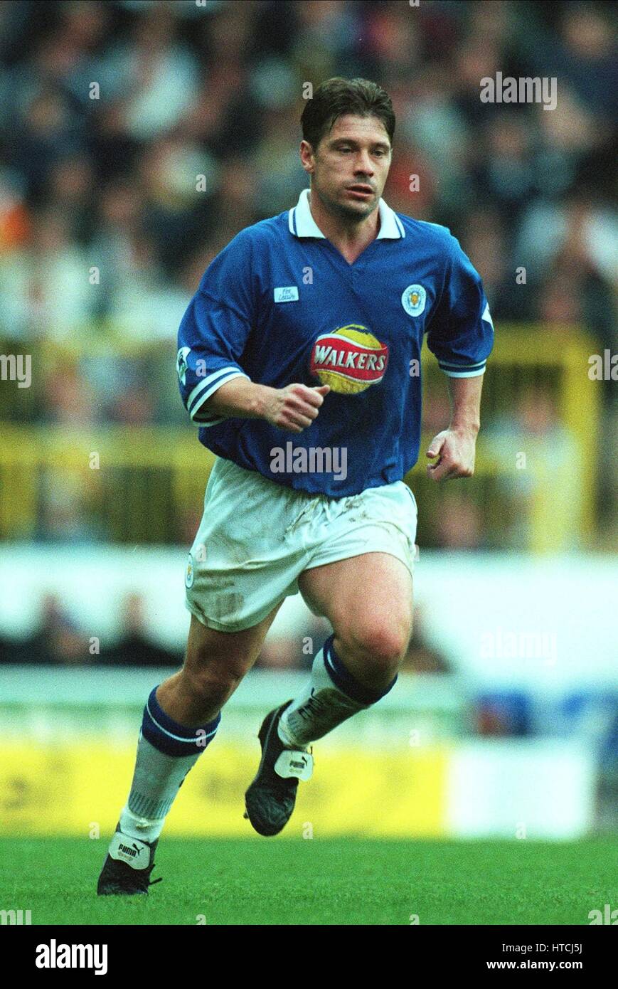 TONY COTTEE LEICESTER CITY FC 02 October 1999 Stock Photo - Alamy