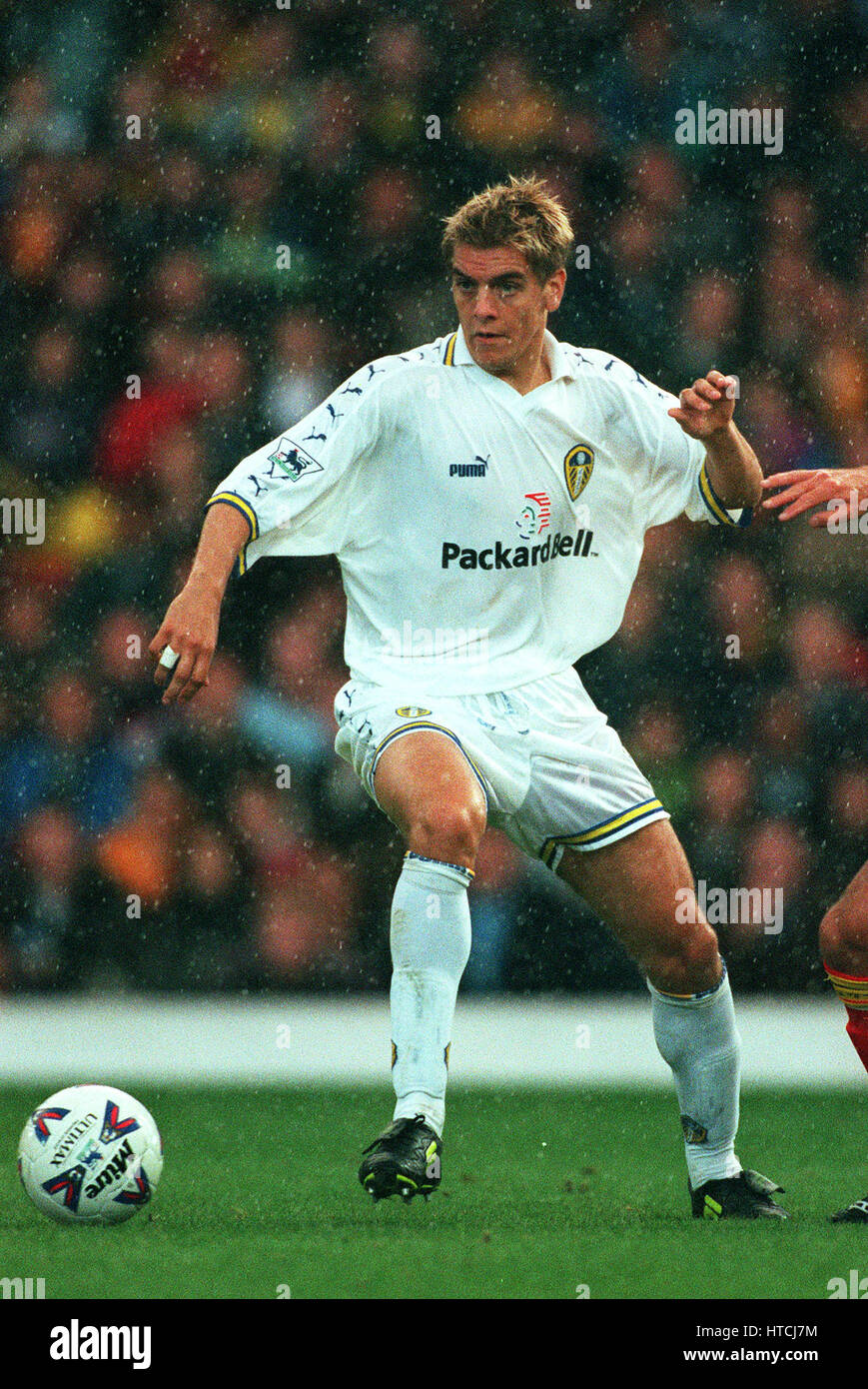JONATHAN WOODGATE LEEDS UNITED FC 03 October 1999 Stock Photo - Alamy