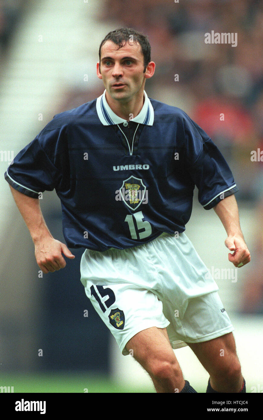 COLIN CAMERON SCOTLAND & HEARTS 09 October 1999 Stock Photo - Alamy