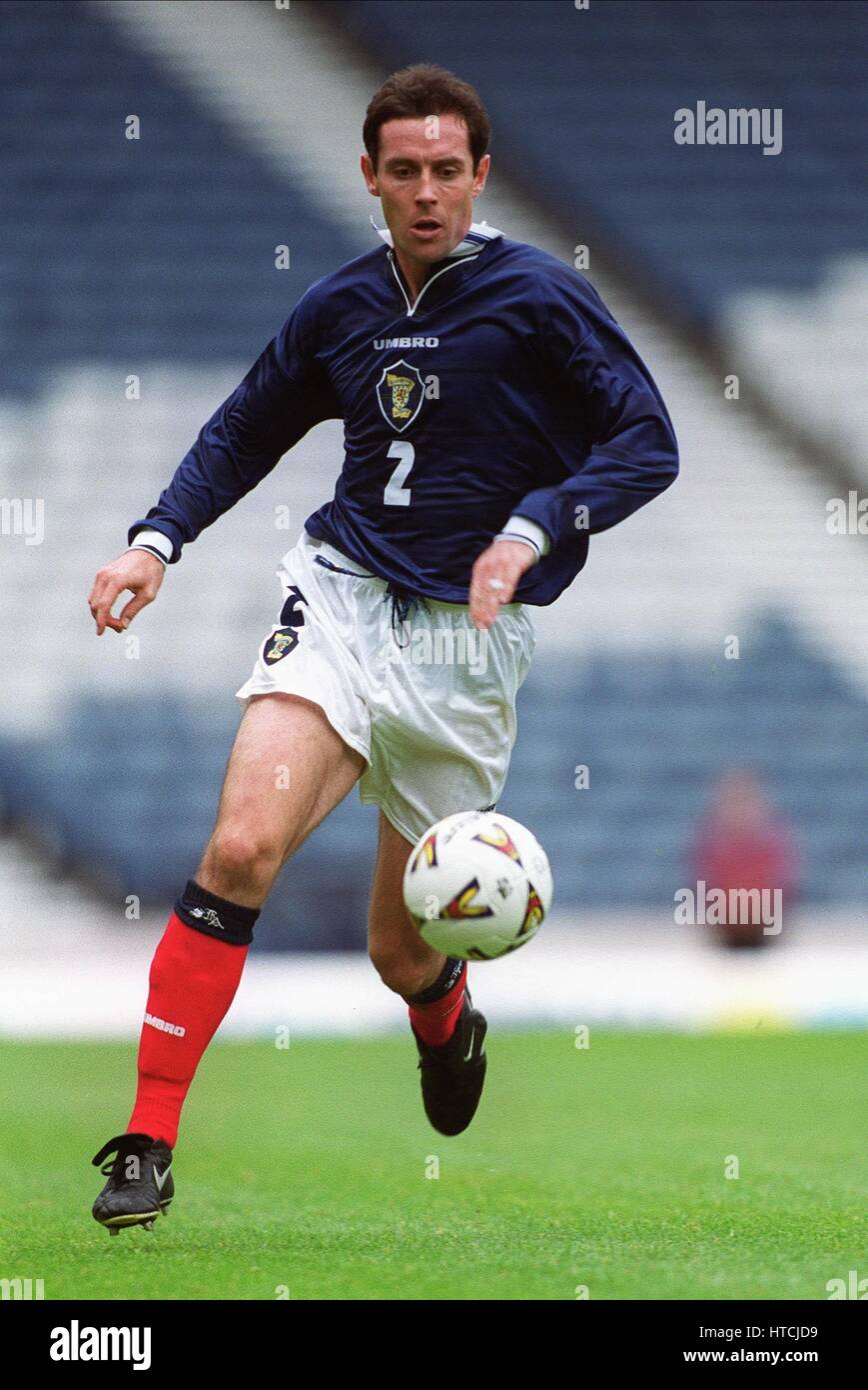 DAVID WEIR SCOTLAND & EVERTON FC 09 October 1999 Stock Photo - Alamy