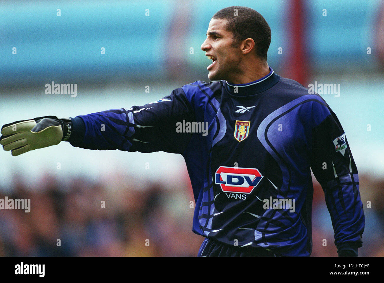 DAVID JAMES ASTON VILLA FC 23 October 1999 Stock Photo - Alamy