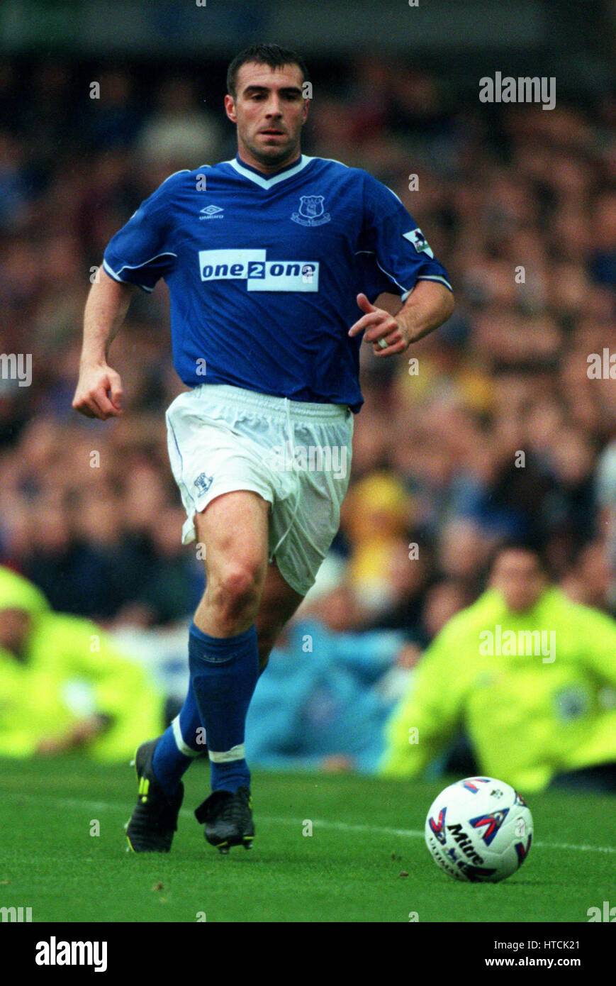 DAVID UNSWORTH EVERTON FC 24 October 1999 Stock Photo - Alamy