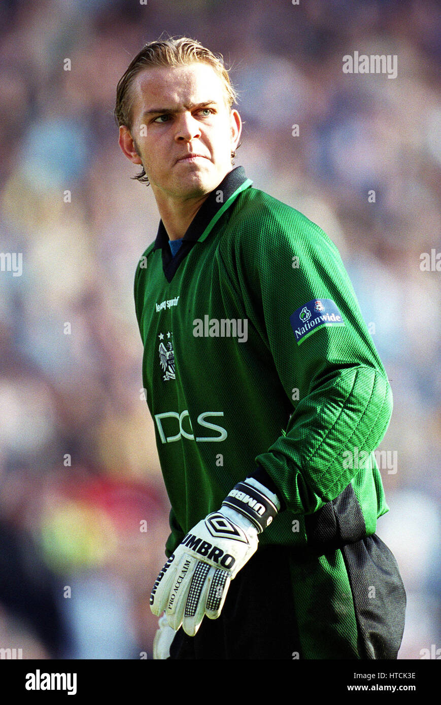 NICKY WEAVER MANCHESTER CITY FC 23 October 1999 Stock Photo - Alamy