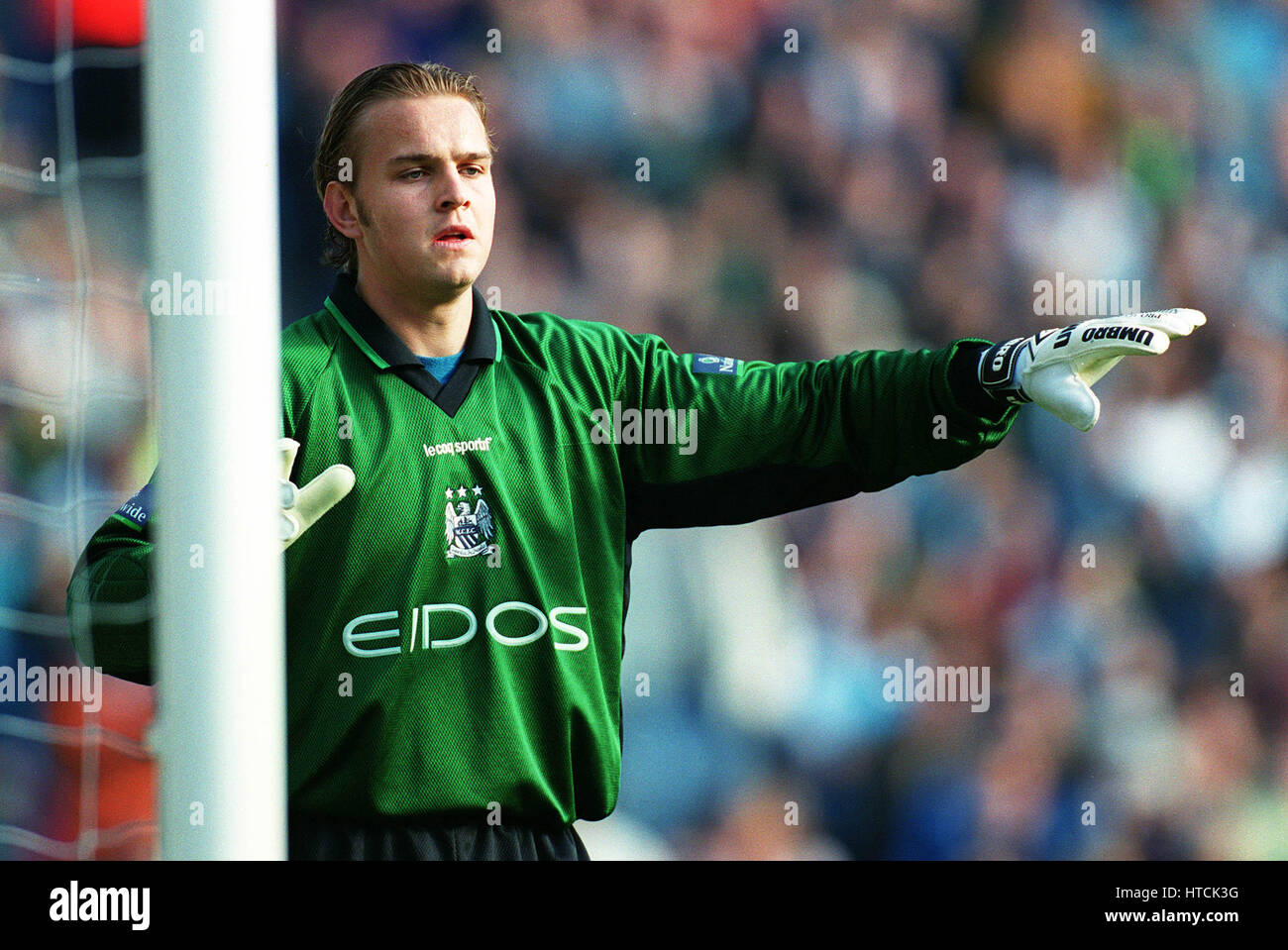NICKY WEAVER MANCHESTER CITY FC 23 October 1999 Stock Photo - Alamy