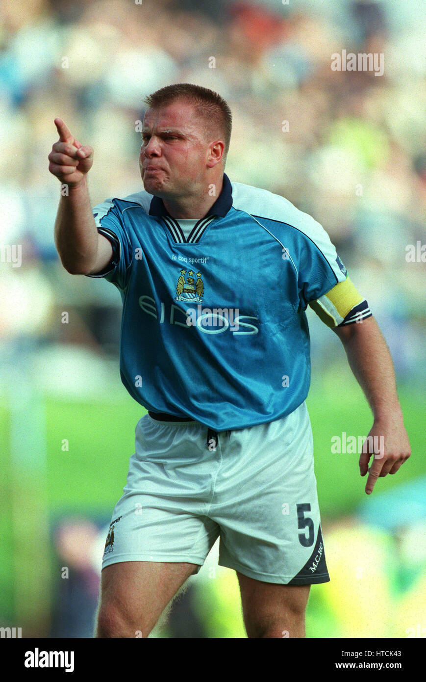ANDY MORRISON MANCHESTER CITY FC 23 October 1999 Stock Photo - Alamy