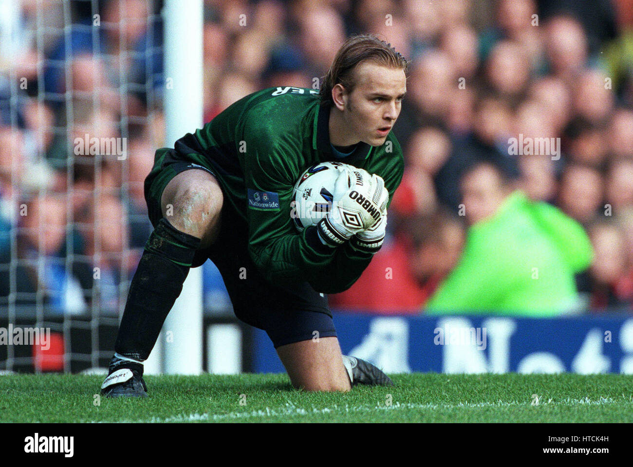 NICKY WEAVER MANCHESTER CITY FC 23 October 1999 Stock Photo - Alamy