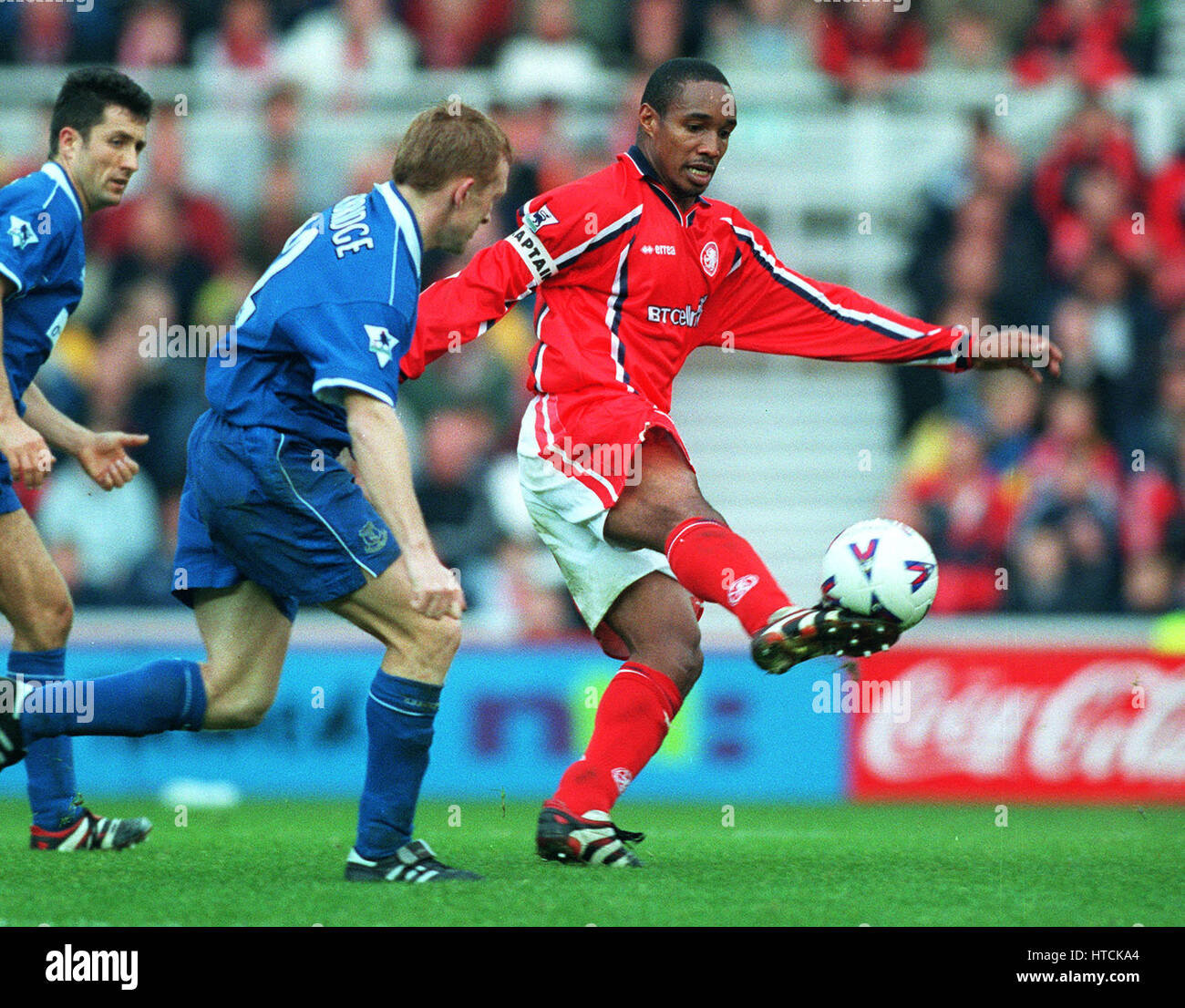 PAUL INCE & MARK PEMBRIDGE MIDDLESBROUGH V EVERTON 30 October 1999 ...