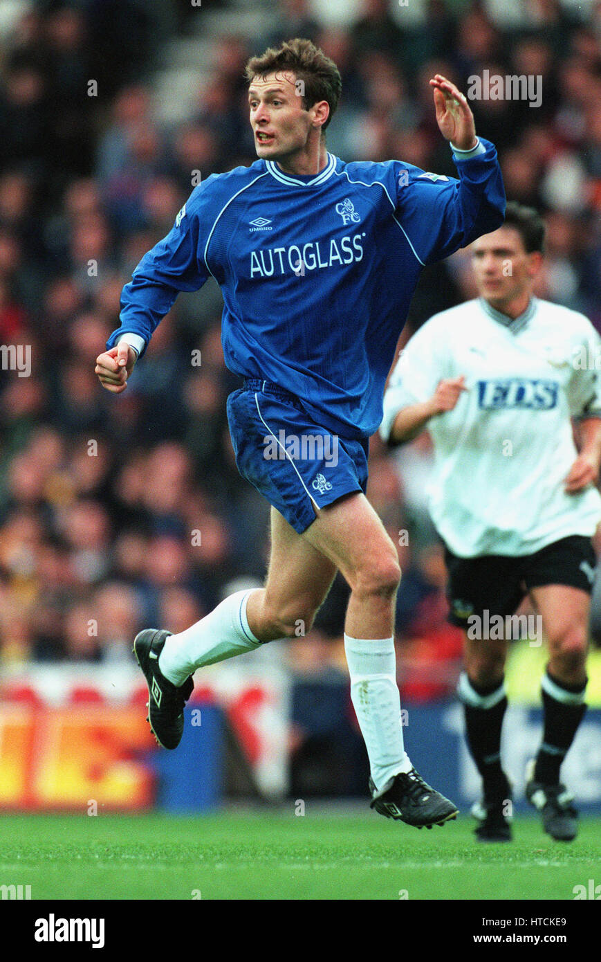 CHRIS SUTTON CHELSEA FC 30 October 1999 Stock Photo - Alamy