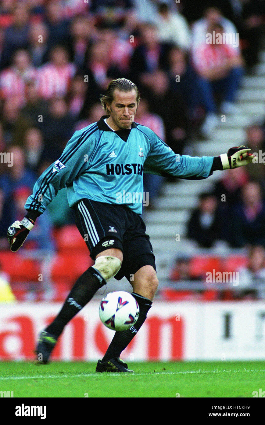IAN WALKER TOTTENHAM HOTSPUR FC 31 October 1999 Stock Photo - Alamy