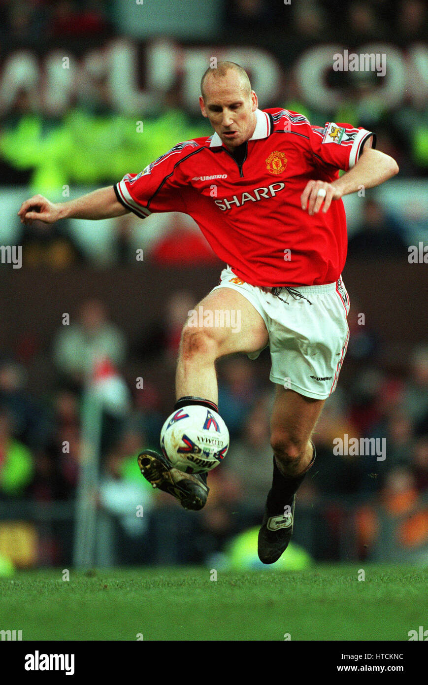 JAAP STAM MANCHESTER UNITED FC 07 November 1999 Stock Photo - Alamy
