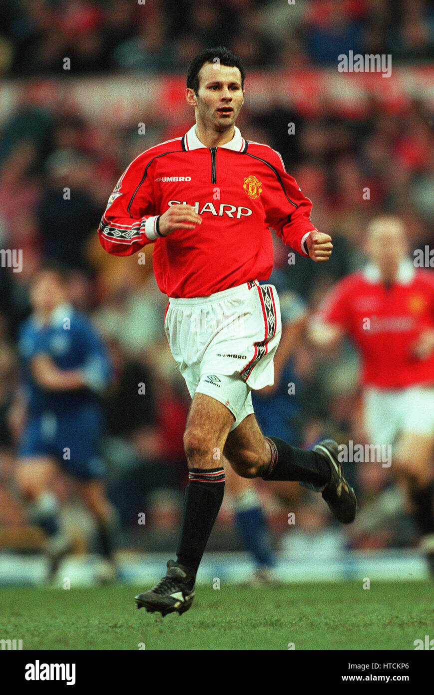RYAN GIGGS MANCHESTER UNITED FC 07 November 1999 Stock Photo - Alamy