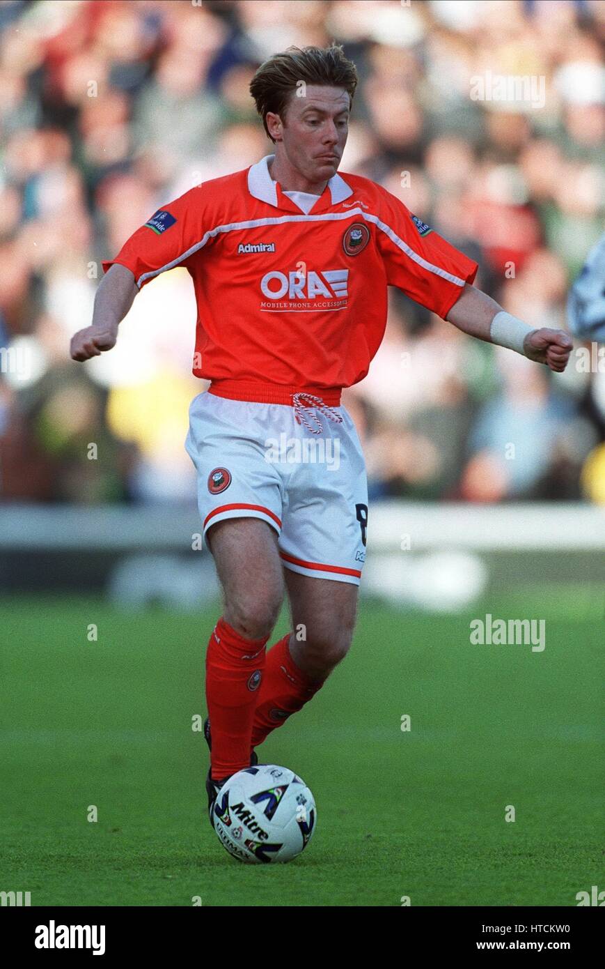 CRAIG HIGNETT BARNSLEY FC 10 November 1999 Stock Photo - Alamy