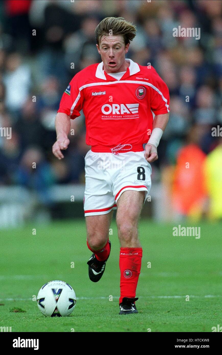 CRAIG HIGNETT BARNSLEY FC 10 November 1999 Stock Photo - Alamy