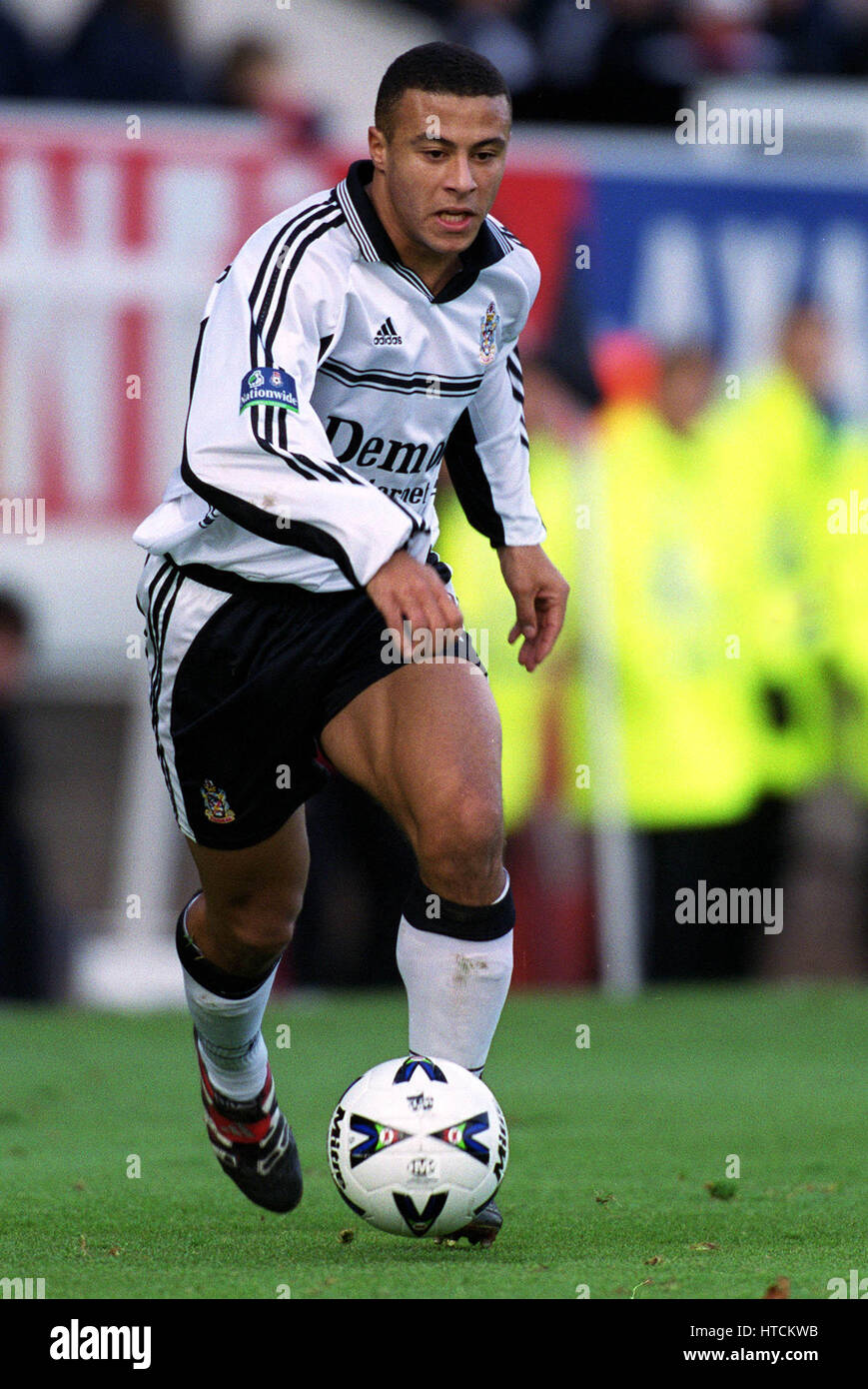 DANNY CADAMARTERI FULHAM FC 10 November 1999 Stock Photo - Alamy