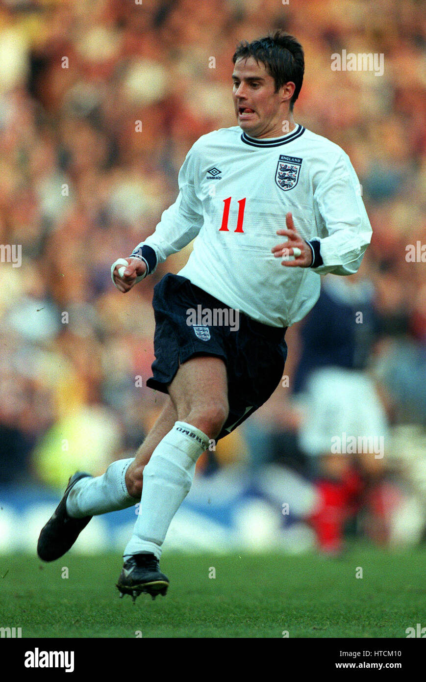 JAMIE REDKNAPP ENGLAND & LIVERPOOL FC 13 November 1999 Stock Photo - Alamy
