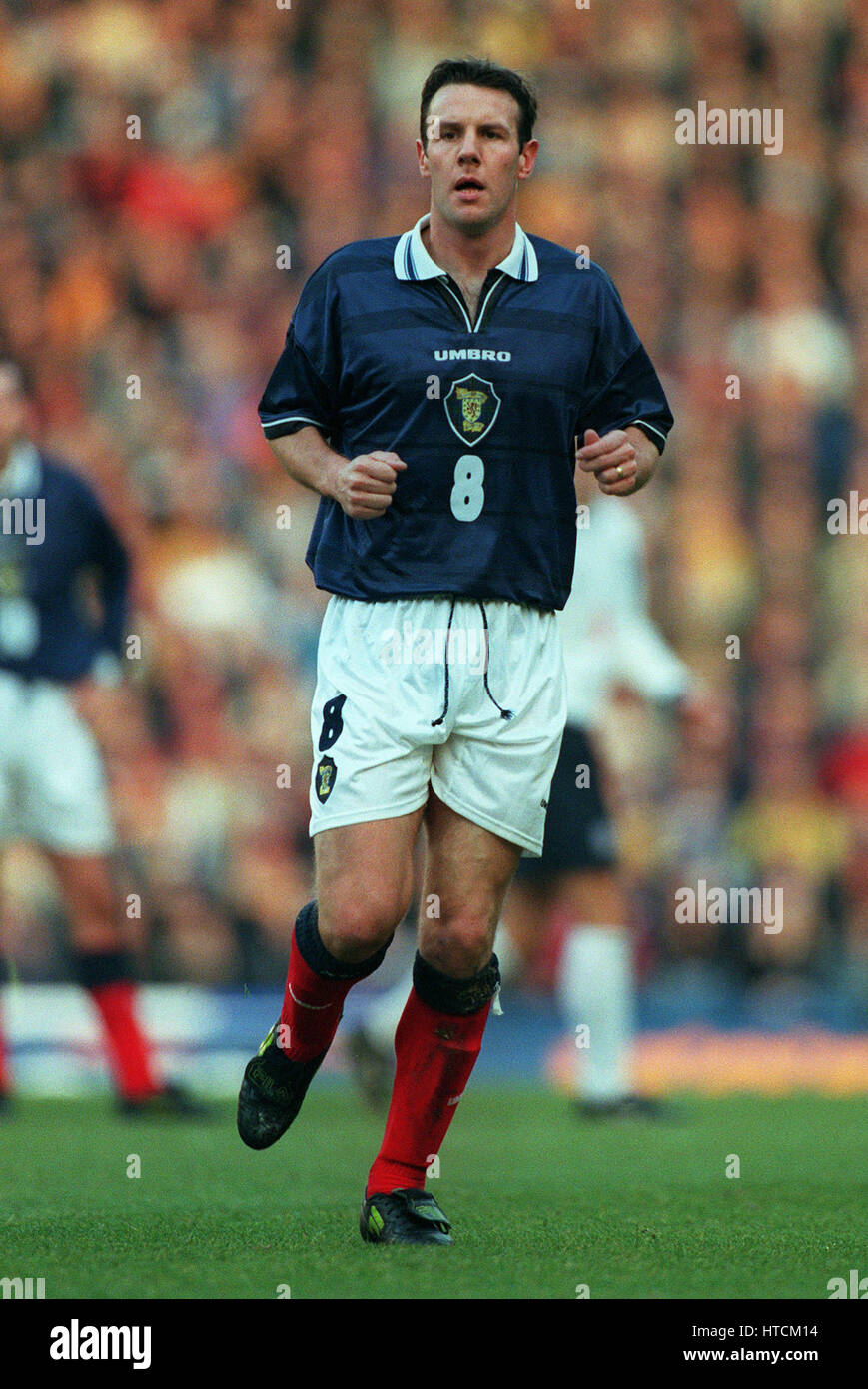 CRAIG BURLEY SCOTLAND & GLASGOW CELTIC FC 13 November 1999 Stock Photo ...