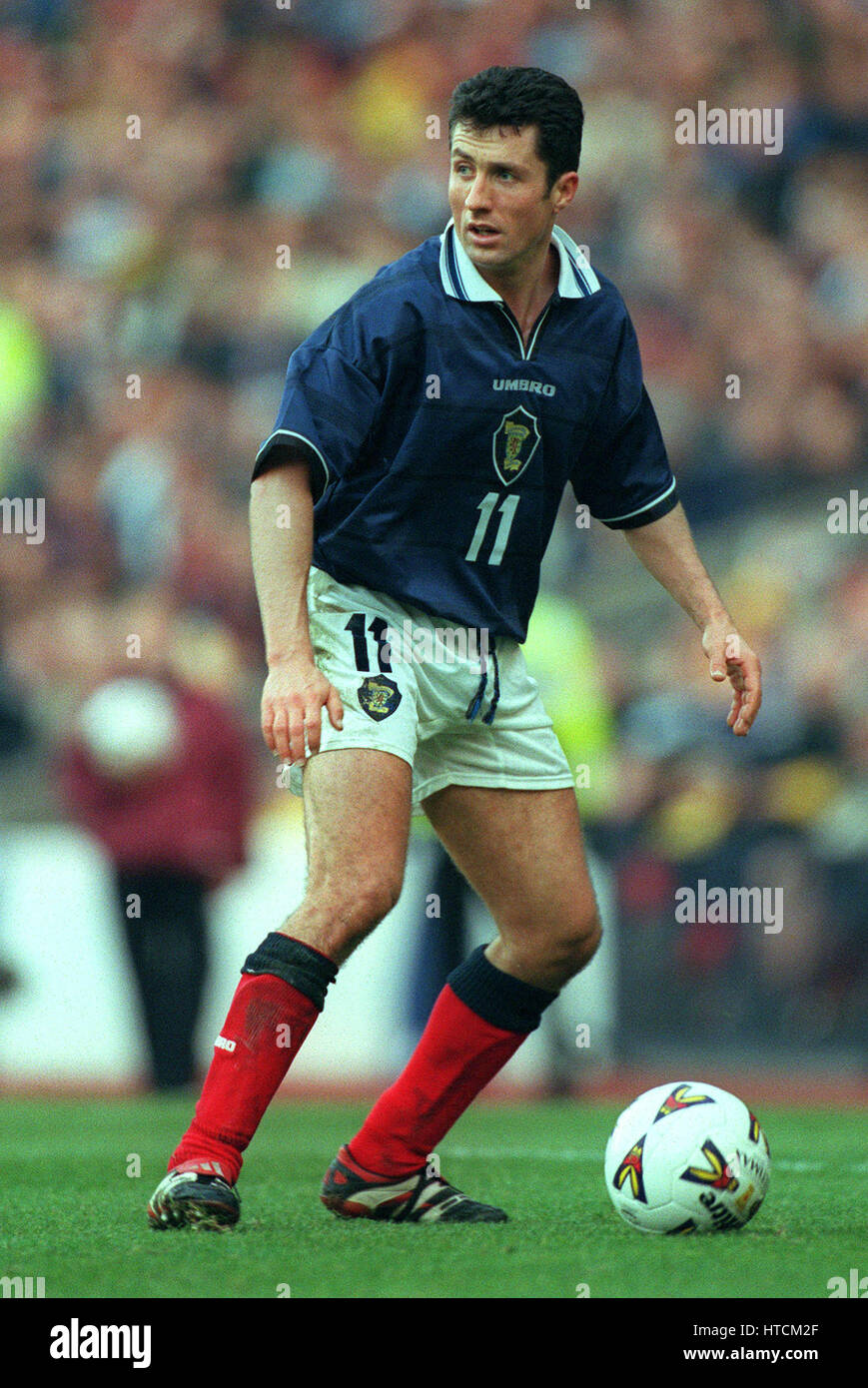 JOHN COLLINS SCOTLAND & EVERTON FC 13 November 1999 Stock Photo - Alamy