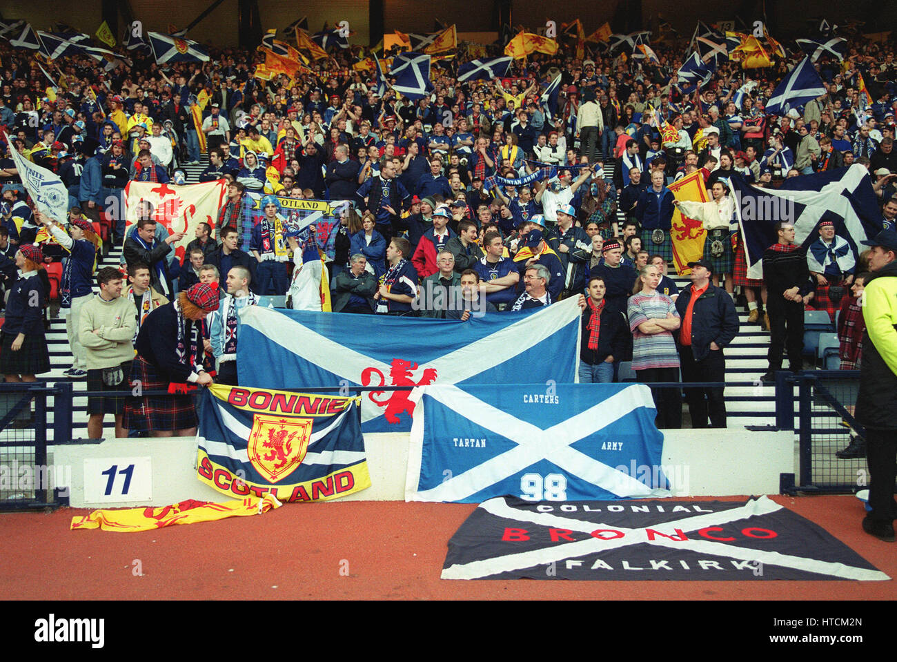 SCOTTISH FANS AT HAMPDEN PARK SCOTLAND V ENGLAND 13 November 1999 Stock ...