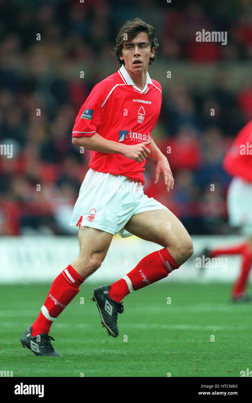 DAVID PRUTTON NOTTINGHAM FOREST FC 14 November 1999 Stock Photo - Alamy