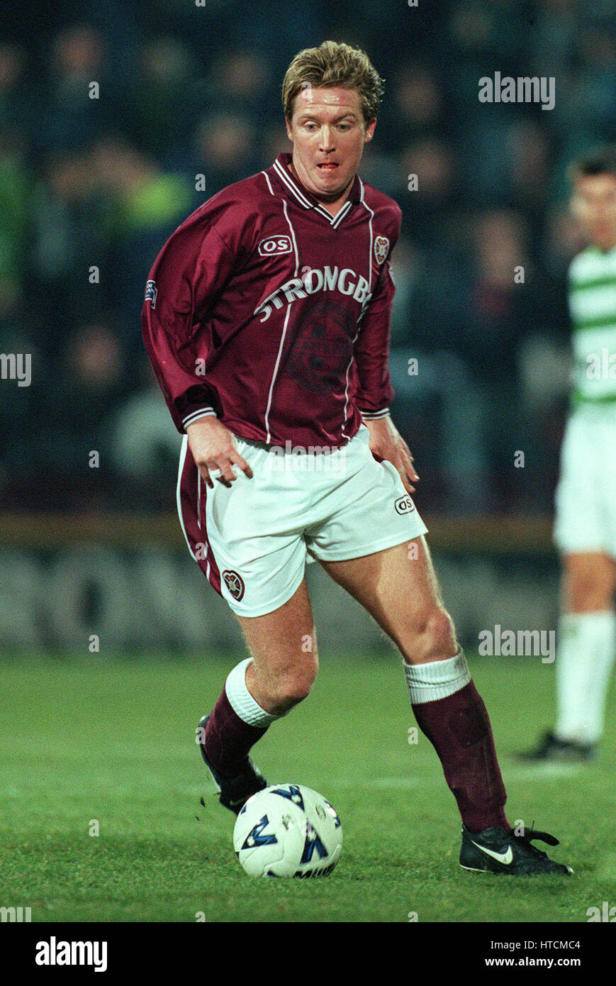 GARY LOCKE HEART OF MIDLOTHIAN FC 20 November 1999 Stock Photo - Alamy