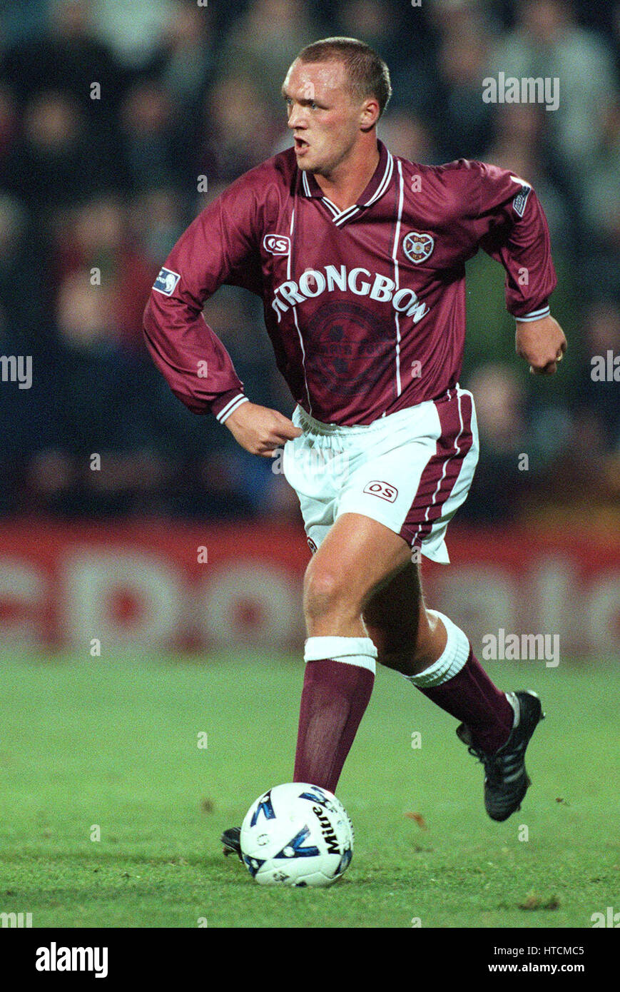 STEVE FULTON HEART OF MIDLOTHIAN FC 20 November 1999 Stock Photo - Alamy