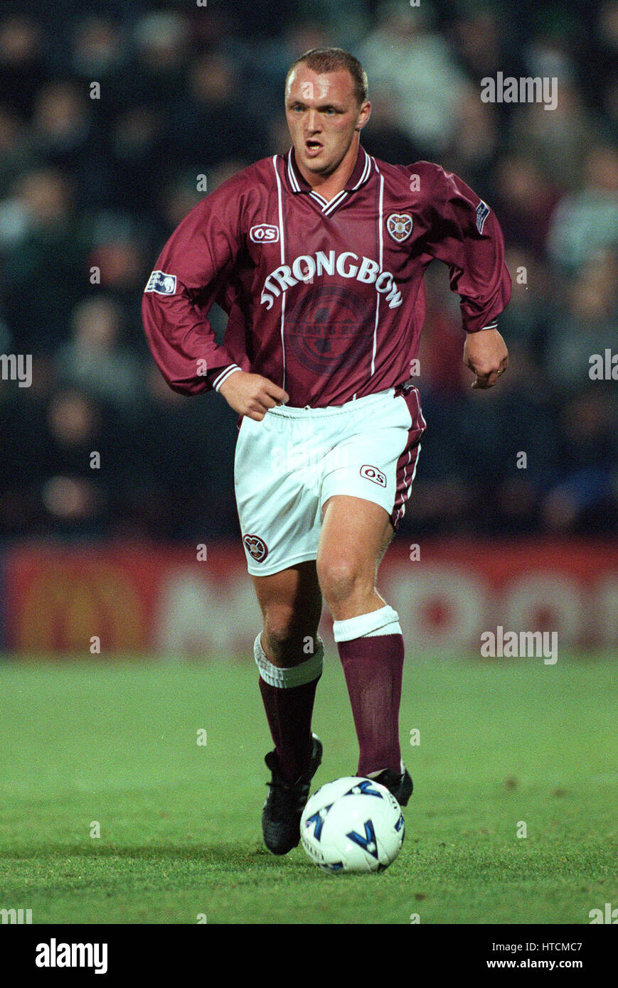 STEVE FULTON HEART OF MIDLOTHIAN FC 20 November 1999 Stock Photo - Alamy